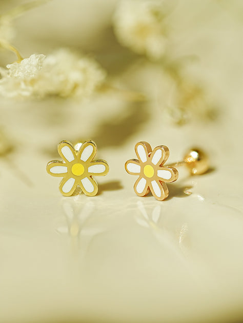 14K Gold Enamel Simple Daisy Cartilage Earring 20G – MinimalBijoux