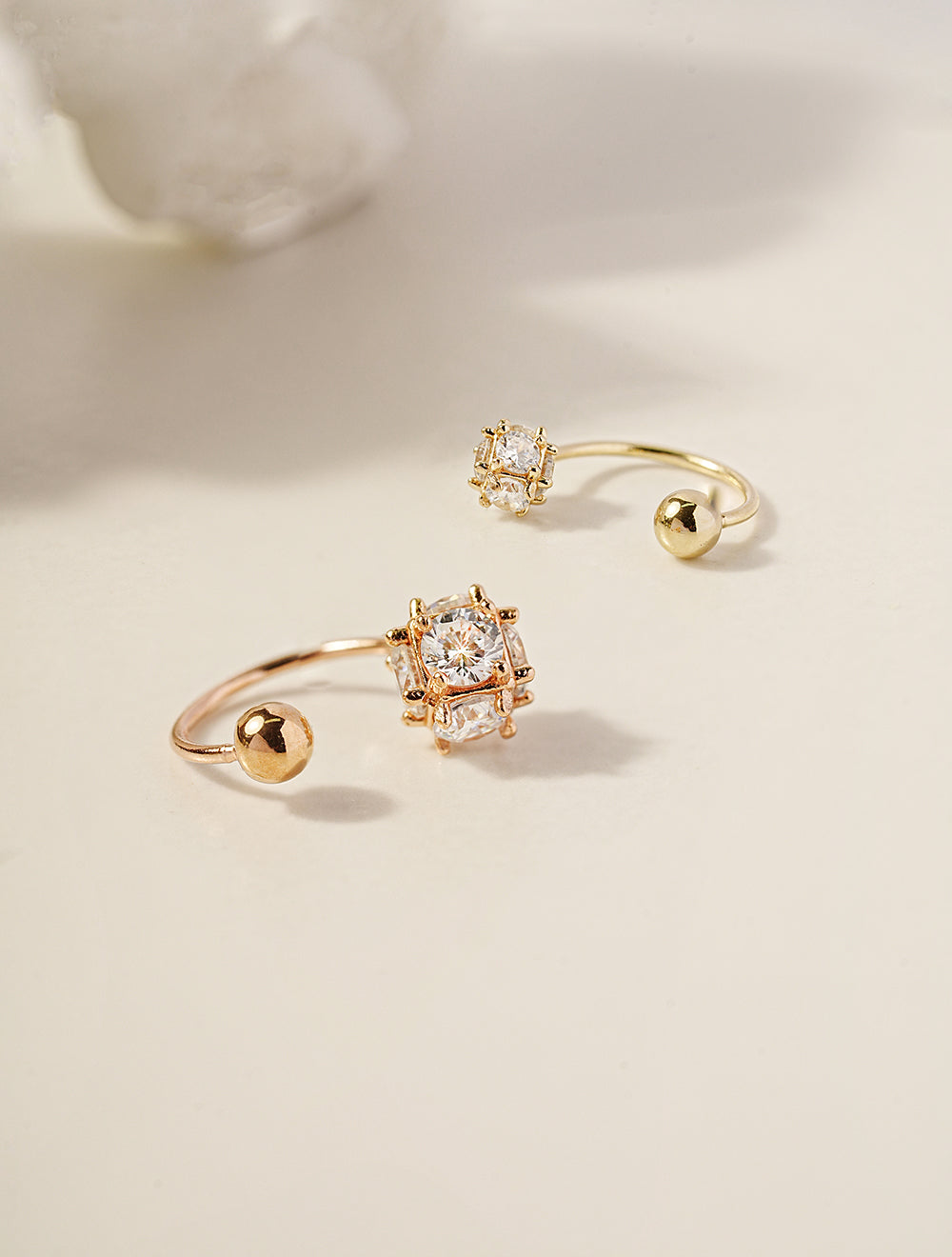 14K Gold Crystal Ball Curve Piercing 20G – MinimalBijoux