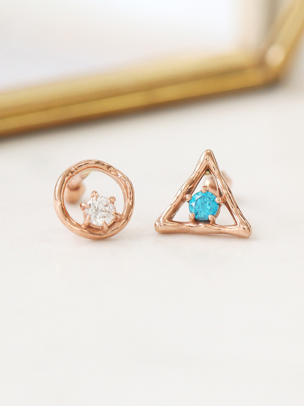 14K Gold Circle Triangle Cartilage Earring 18g16g – MinimalBijoux