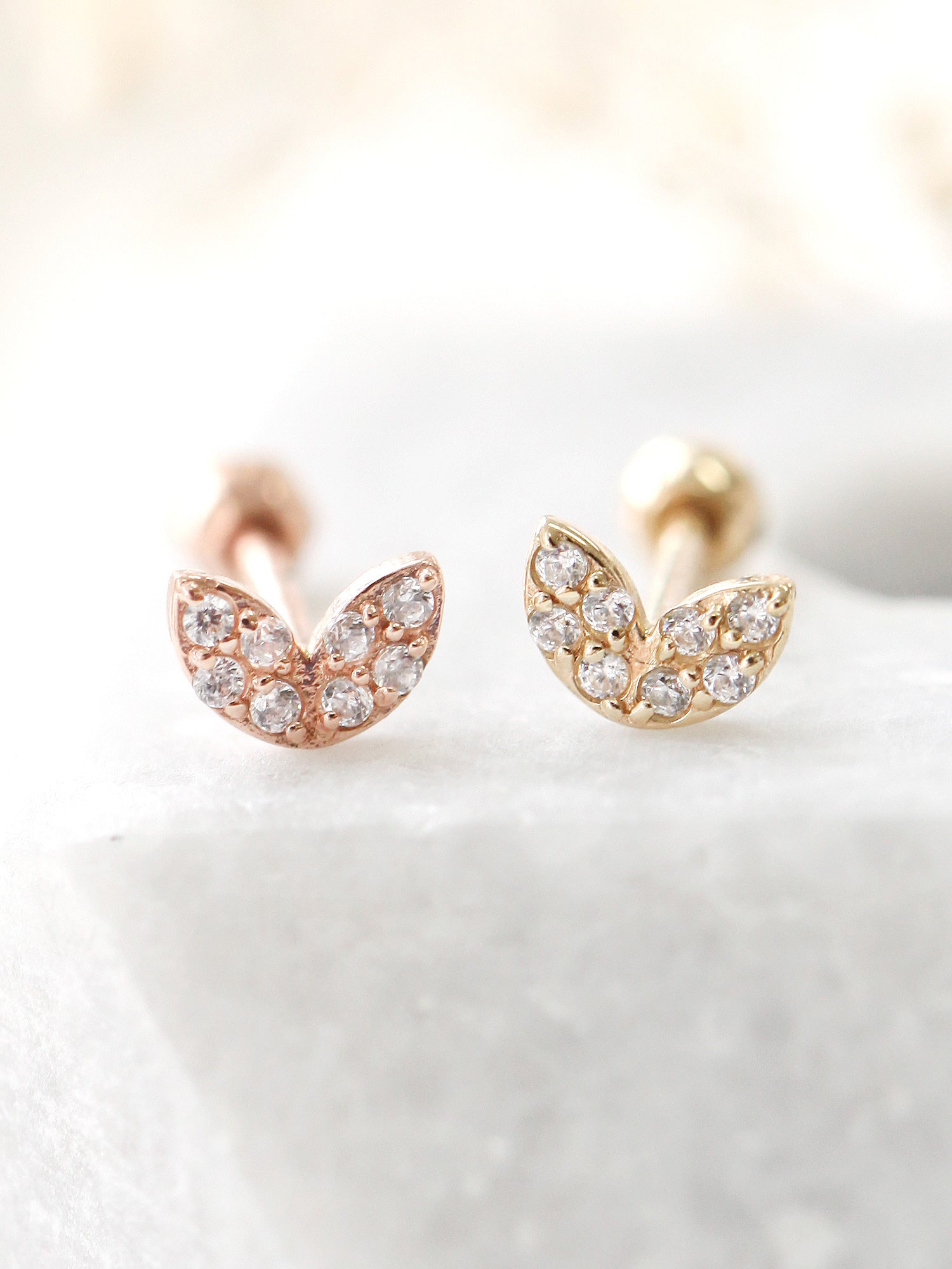 14K Gold Sprout Rook Piercing 18G16G – MinimalBijoux